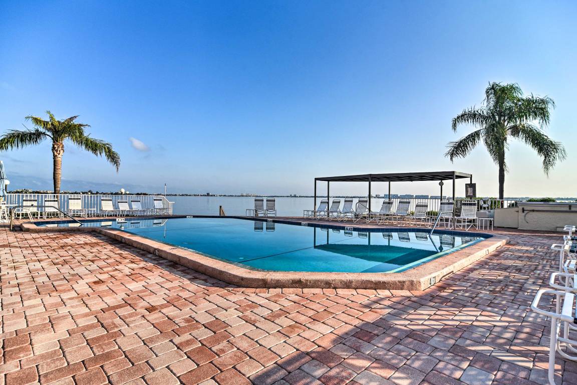 85 M² Apartment ∙ 2 Bedrooms ∙ 4 Guests - St. Petersburg, FL