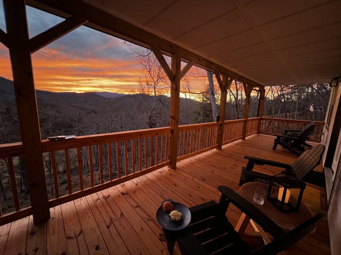 88 M² House ∙ 2 Bedrooms ∙ 6 Guests - Franklin, NC