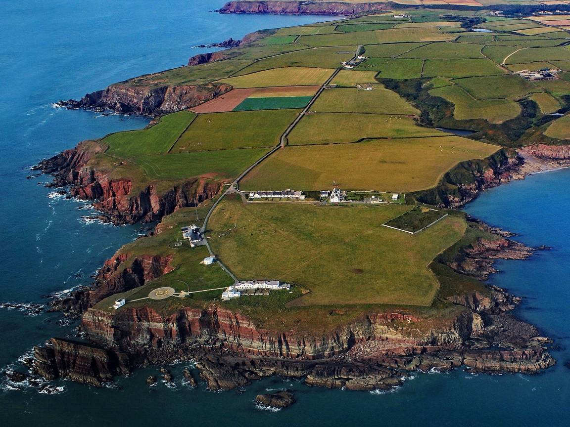Cottage ∙ 3 Bedrooms ∙ 6 Guests - Milford Haven