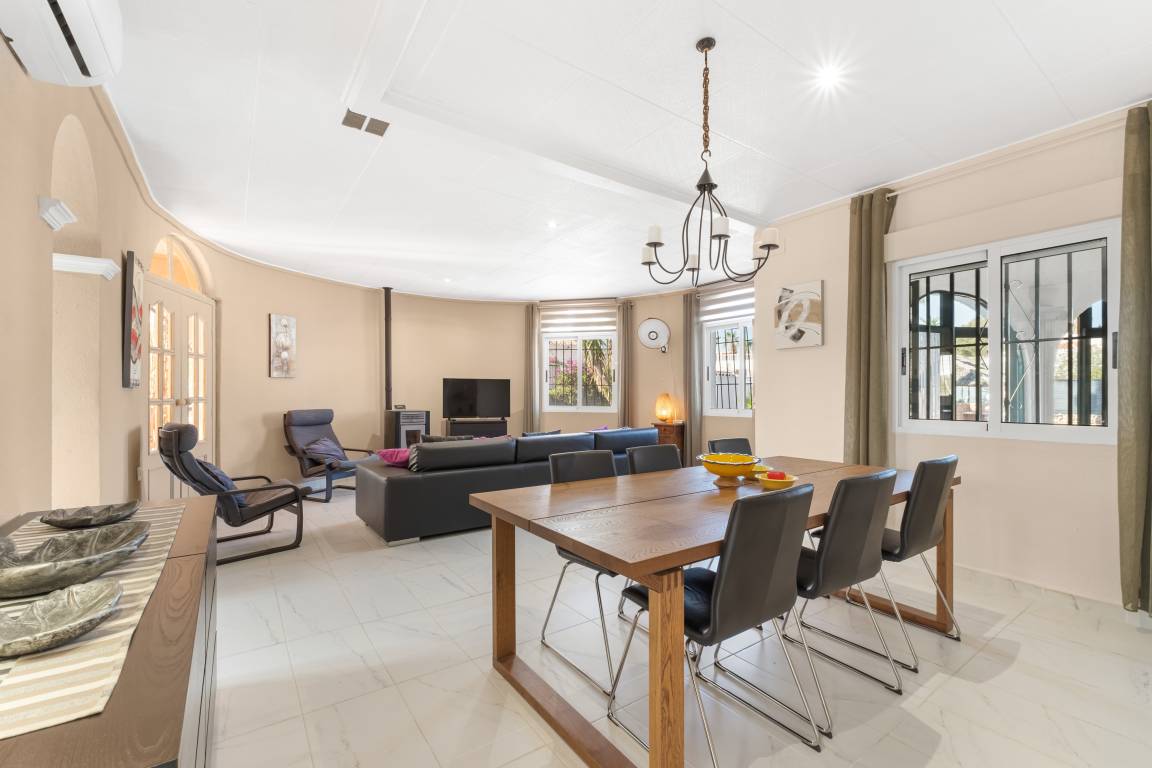 100 M² Villa ∙ 3 Chambres ∙ 6 Personnes - La Marina