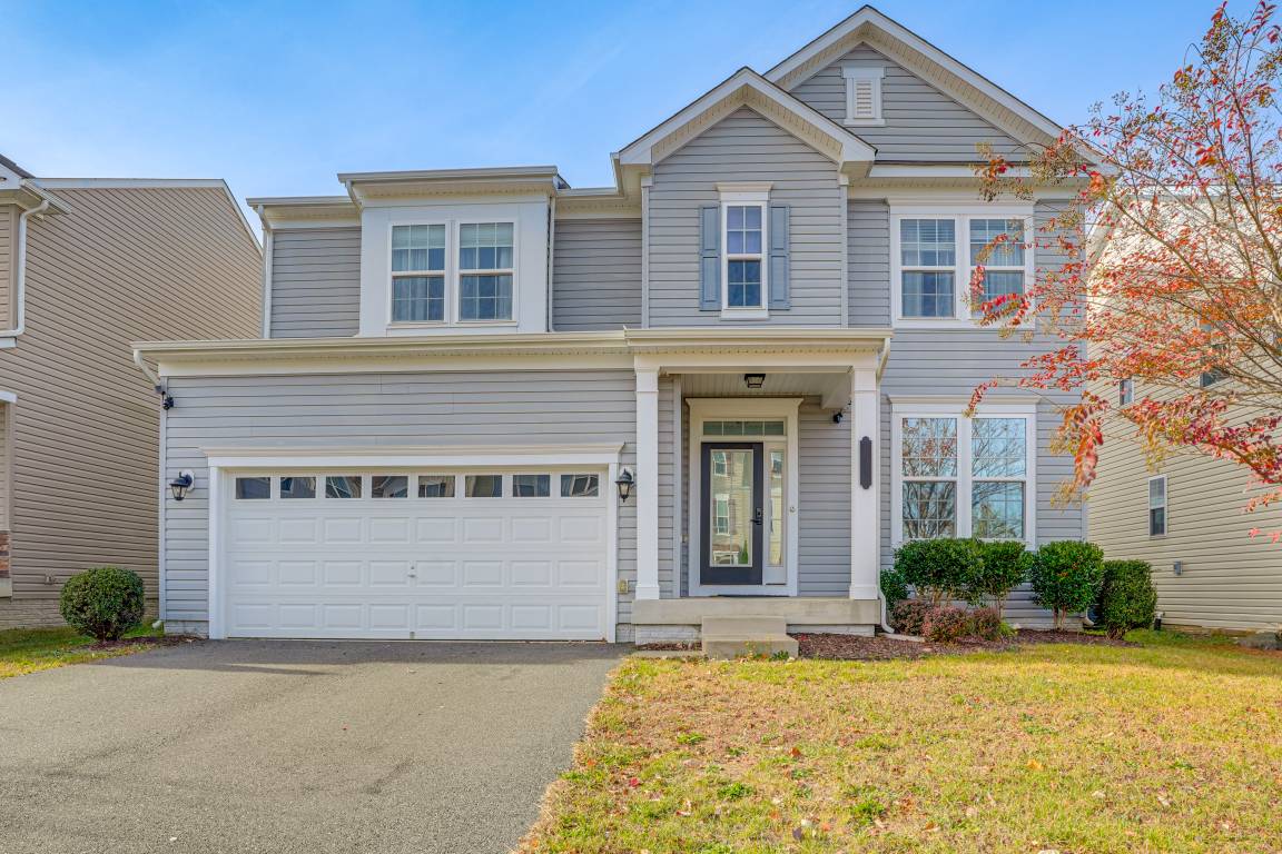 351 M² House ∙ 4 Bedrooms ∙ 8 Guests - Fredericksburg, VA