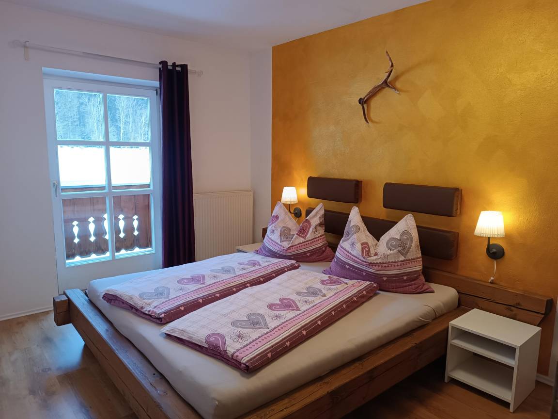 39 M² Ferienwohnung ∙ 1 Schlafzimmer ∙ 2 Gäste - Hintersee