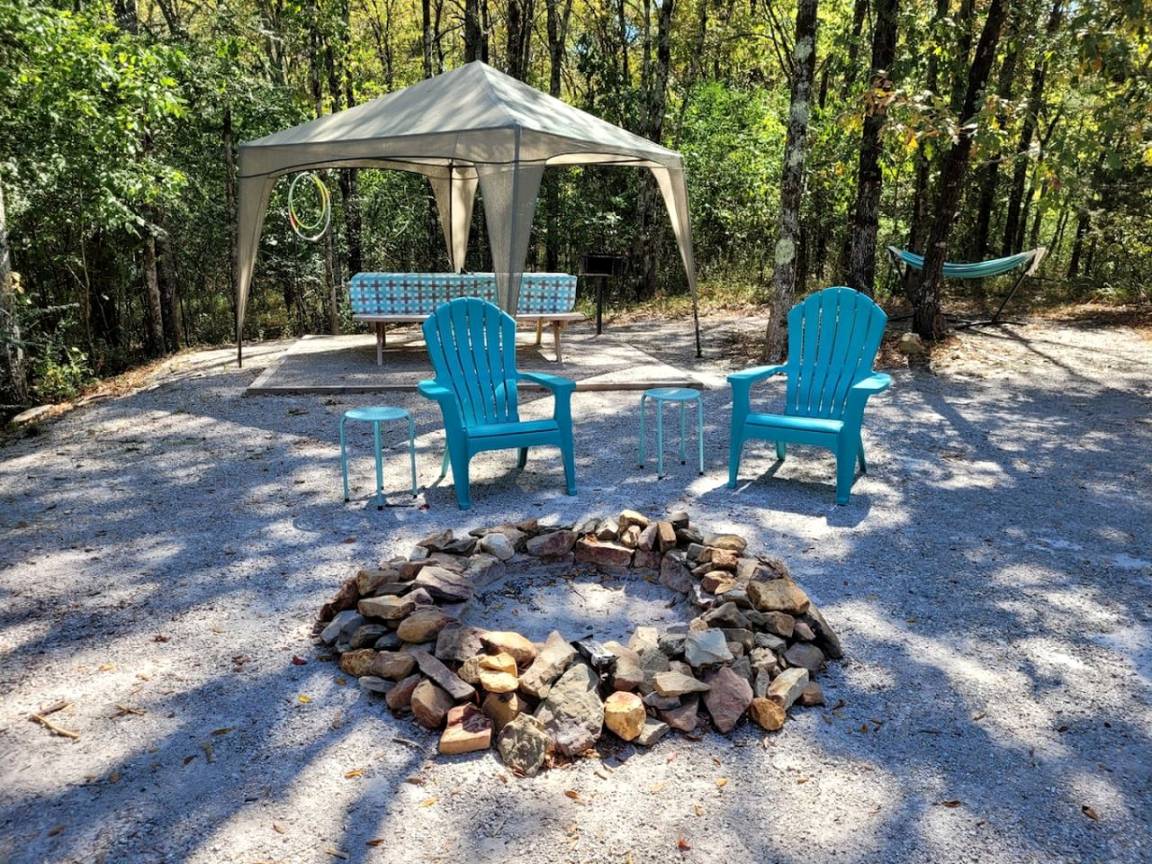 Camping-unterkunft ∙ 1 Schlafzimmer ∙ 2 Gäste - Hot Springs, AR