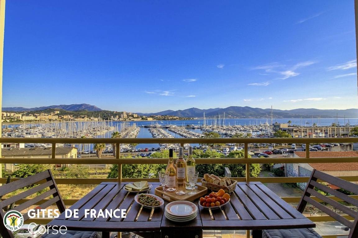 82 M² Gîte ∙ 2 Chambres ∙ 4 Personnes - Corse-du-Sud