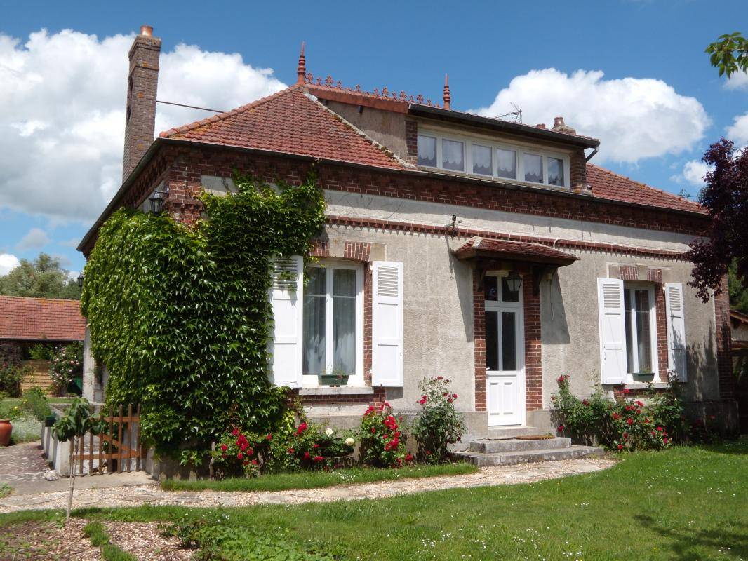 149 M² Gîte ∙ 5 Chambres ∙ 11 Personnes - Tourny
