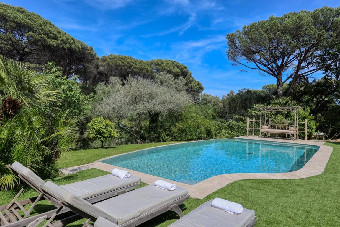 220 M² Villa ∙ 4 Bedrooms ∙ 8 Guests - Ramatuelle