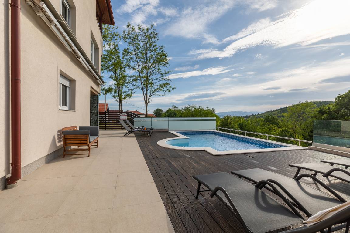 163 M² House ∙ 3 Bedrooms ∙ 9 Guests - Zagreb