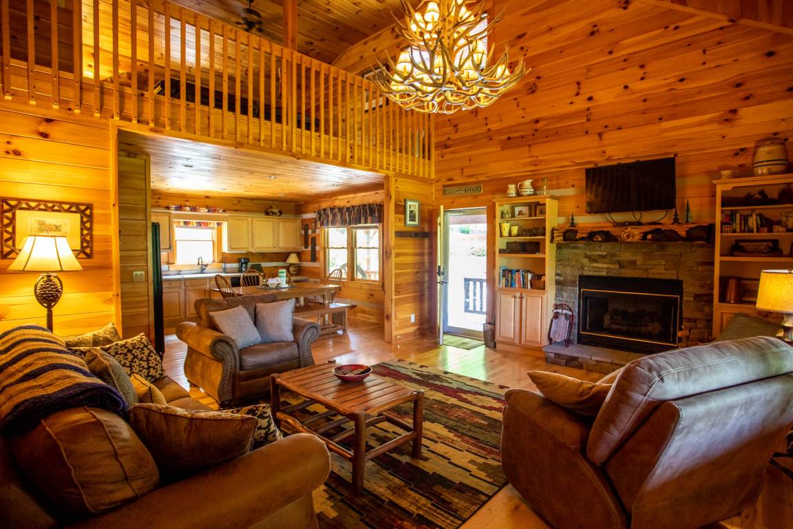 245 M² Cabin ∙ 3 Bedrooms ∙ 9 Guests - Valle Crucis, NC