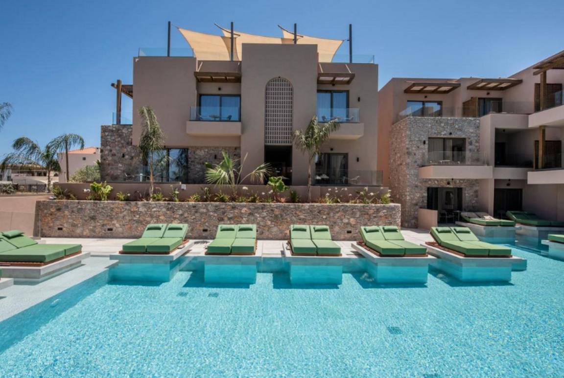 300 M² Villa ∙ 5 Bedrooms ∙ 2 Guests - Hersonissos
