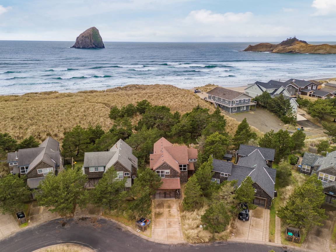 195 M² House ∙ 3 Bedrooms ∙ 6 Guests - Pacific City Beach, OR