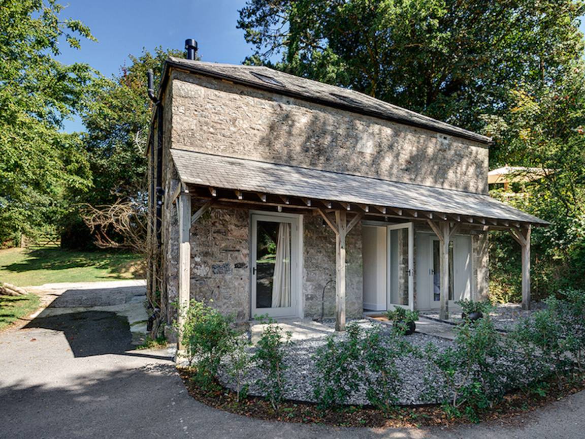 70 M² Cottage ∙ 2 Bedrooms ∙ 4 Guests - Plymouth