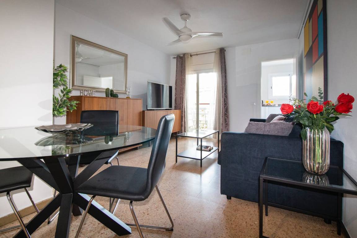 80 M² Apartment ∙ 3 Bedrooms ∙ 5 Guests - L'Hospitalet de Llobregat