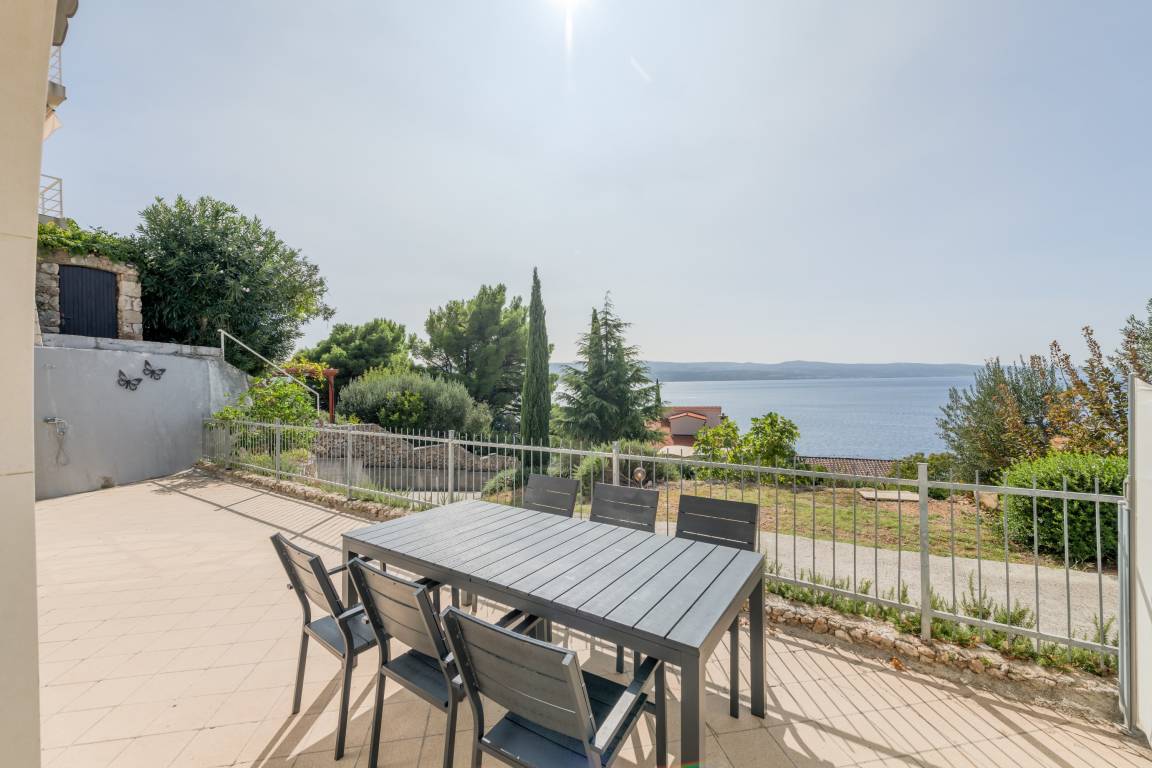 150 M² Ferienwohnung ∙ 3 Schlafzimmer ∙ 6 Gäste - Omiš