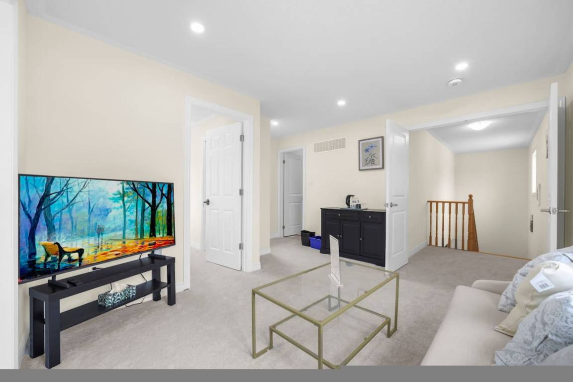 600 M² House ∙ 2 Bedrooms ∙ 4 Guests - Peterborough