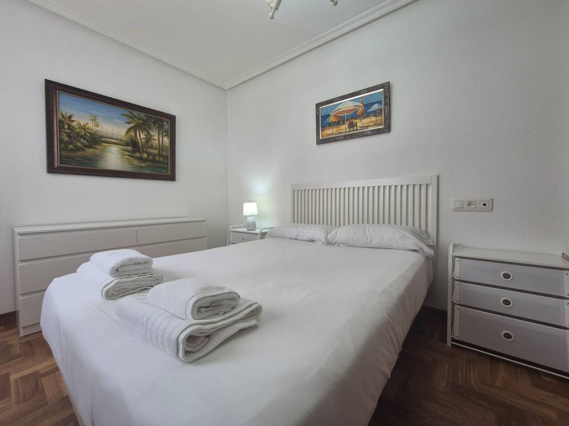 53 M² Apartamento ∙ 1 Habitación ∙ 4 Huéspedes - Oviedo