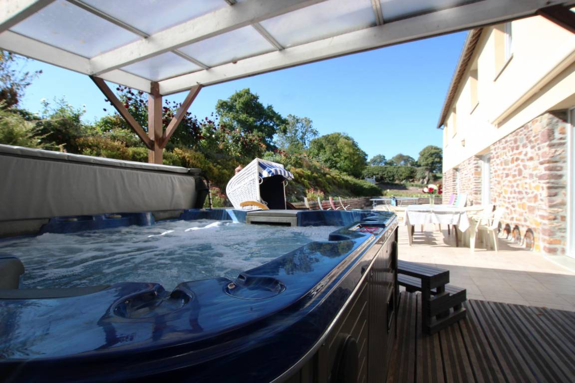 210 M² Gîte ∙ 5 Chambres ∙ 10 Personnes - Manche