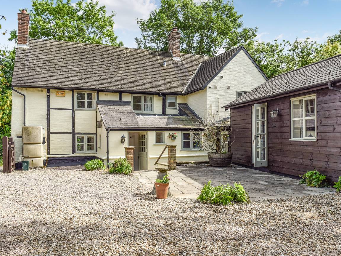 Cottage ∙ 3 Bedrooms ∙ 5 Guests - Buckinghamshire