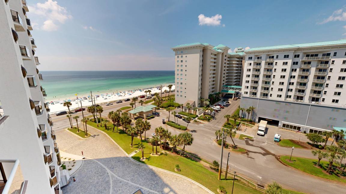 Condo ∙ 3 Bedrooms ∙ 12 Guests - Destin, FL