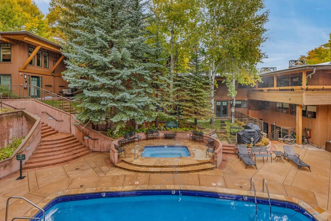 Apartment ∙ 2 Bedrooms ∙ 4 Guests - Aspen, CO