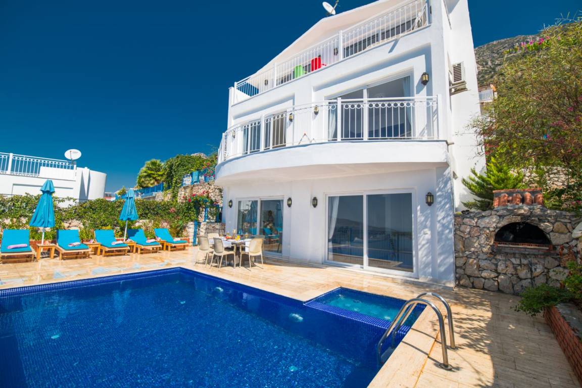 300 M² Villa ∙ 3 Bedrooms ∙ 6 Guests - Kalkan