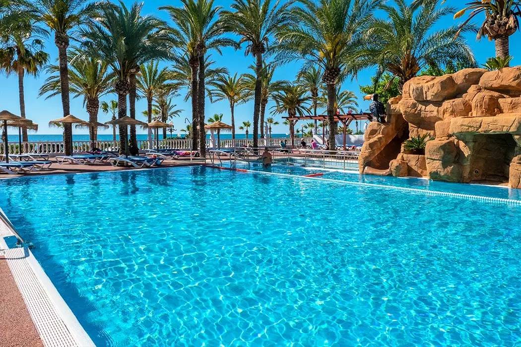 32 M² Caravan ∙ 2 Bedrooms ∙ 4 Guests - Alcossebre