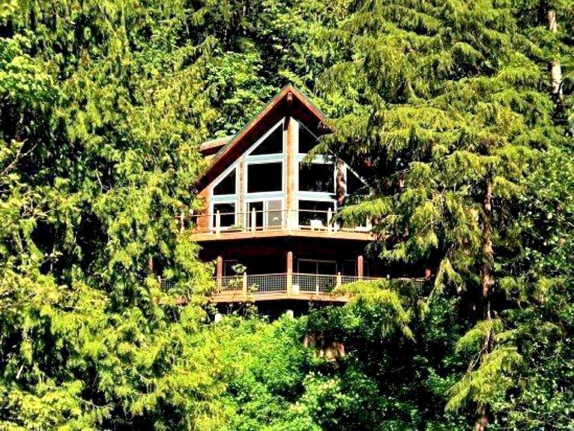 208 M² House ∙ 3 Bedrooms ∙ 8 Guests - Cultus Lake