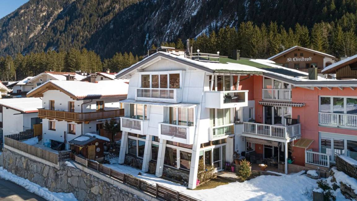 108 M² Apartment ∙ 3 Bedrooms ∙ 7 Guests - Mayrhofen