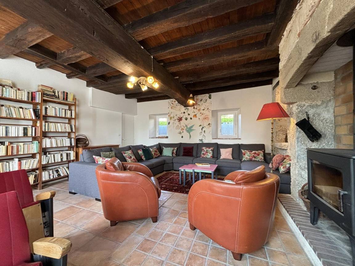 170 M² Cottage ∙ 6 Chambres ∙ 14 Personnes - Lapalisse