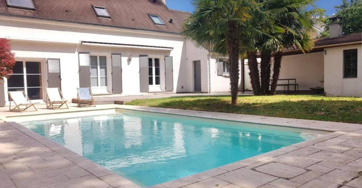 250 M² Huis ∙ 5 Slaapkamers ∙ 10 Gasten - Bussy-Saint-Georges