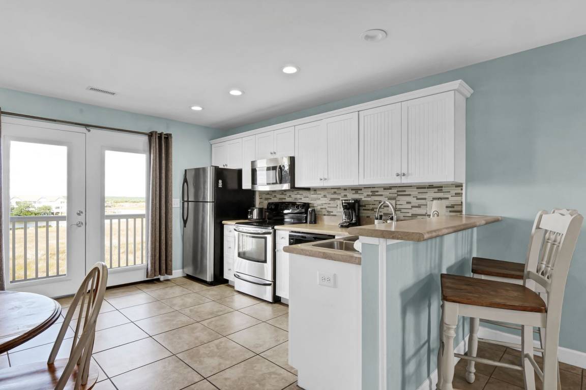 Condo ∙ 2 Bedrooms ∙ 6 Guests - Surf City, NC