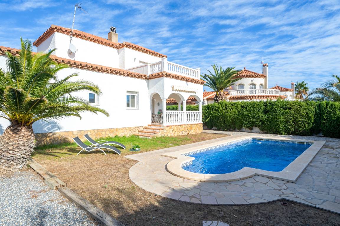 160 M² Villa ∙ 4 Schlafzimmer ∙ 10 Gäste - Miami Platja