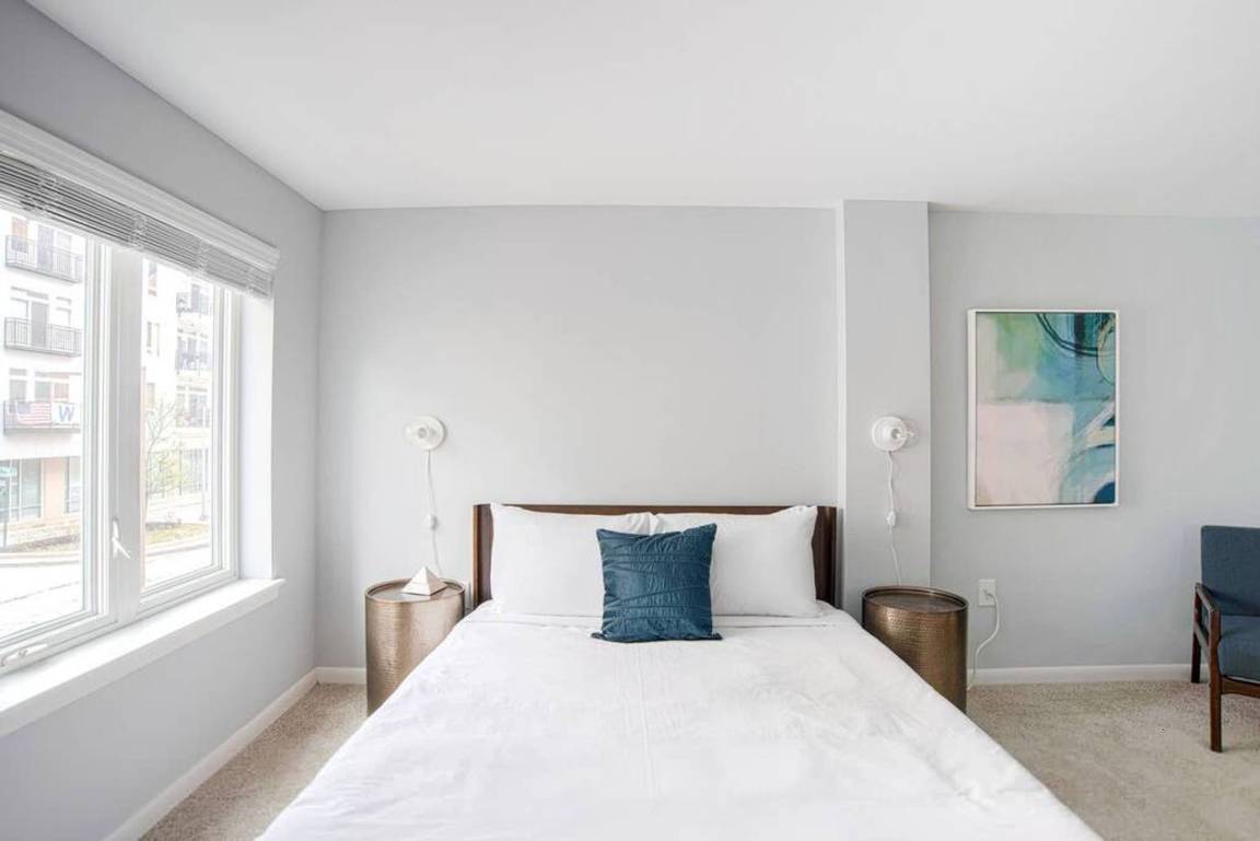 Apartment ∙ 2 Bedrooms ∙ 4 Guests - Indianapolis