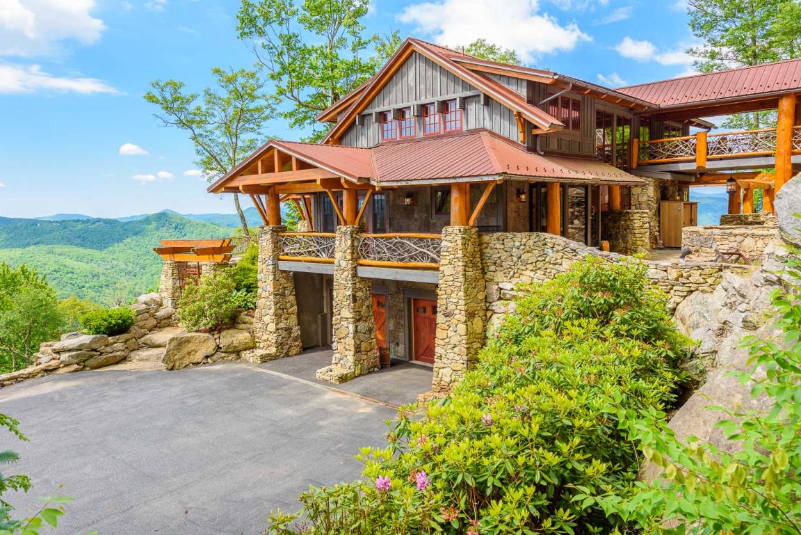 399 M² Cabin ∙ 3 Bedrooms ∙ 15 Guests - Beech Mountain, NC