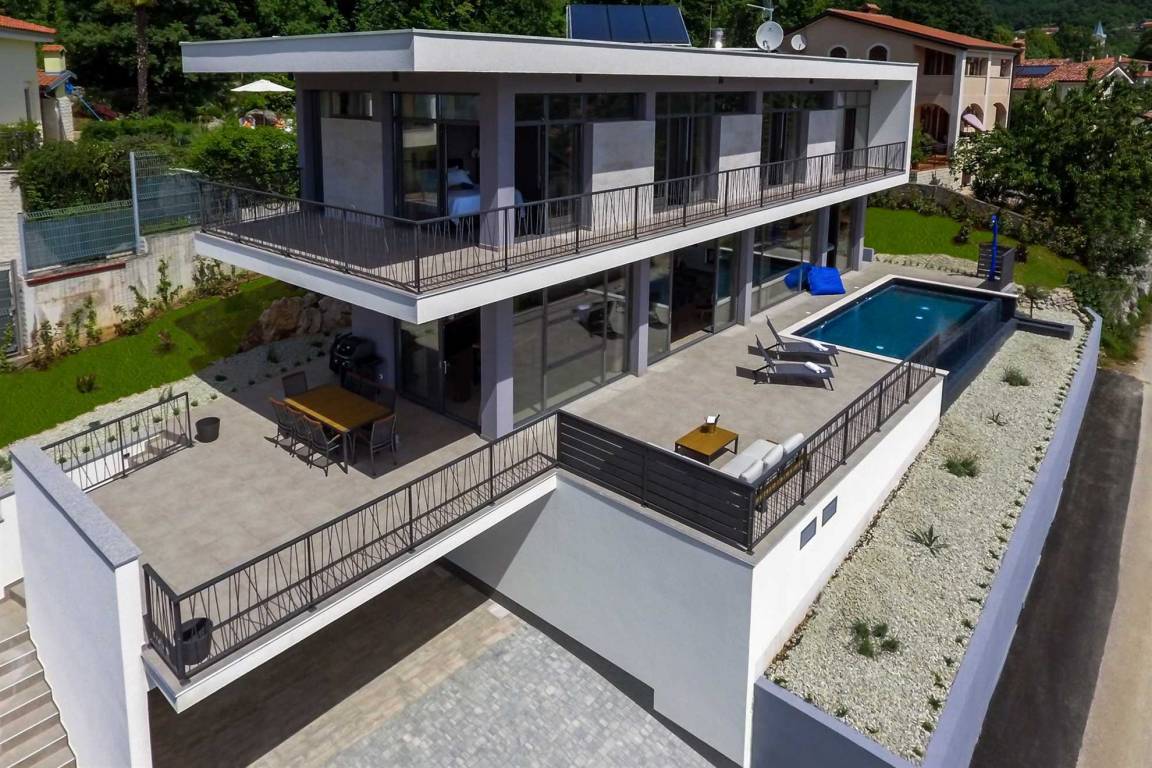 350 M² Villa ∙ 5 Bedrooms ∙ 11 Guests - Lovran