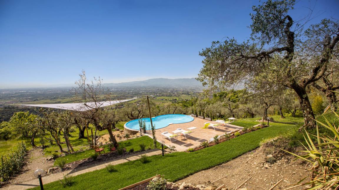 500 M² Villa ∙ 5 Bedrooms ∙ 9 Guests - Prato