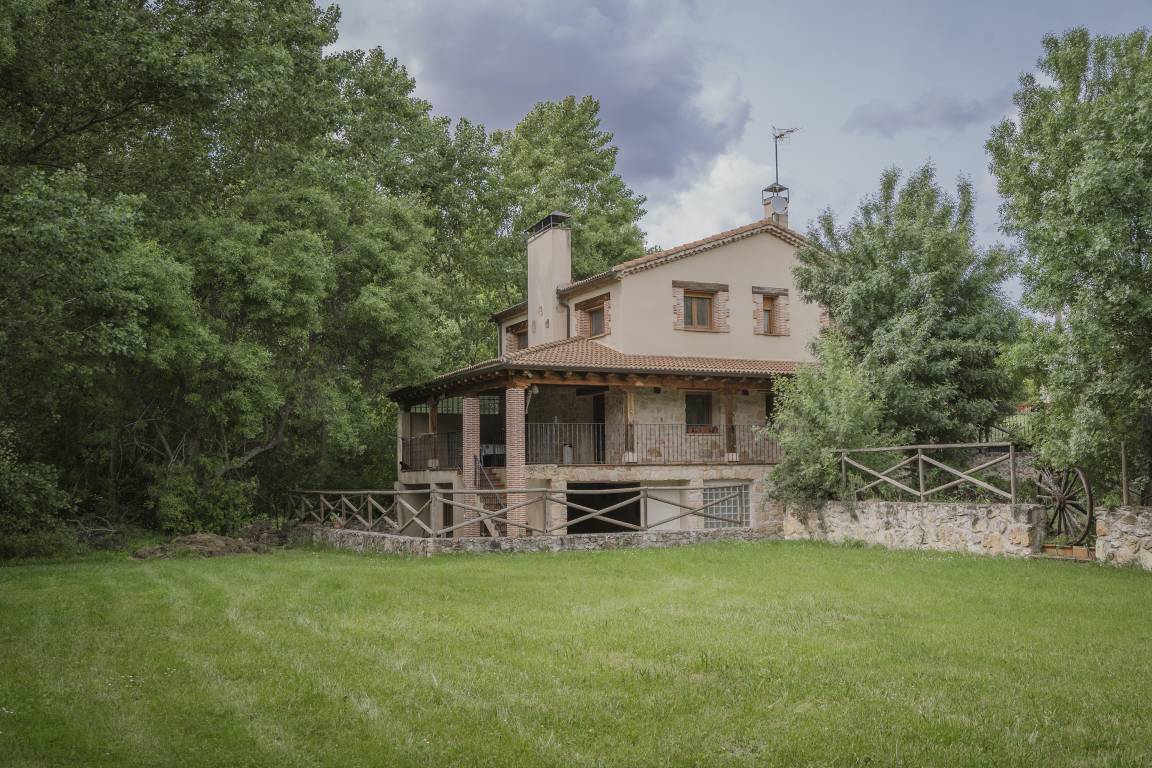 284 M² Casa ∙ 5 Habitaciones ∙ 10 Huéspedes - Turégano