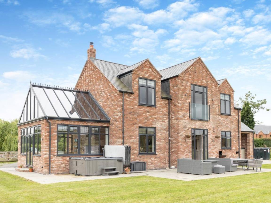 Cottage ∙ 5 Bedrooms ∙ 10 Guests - Welshpool