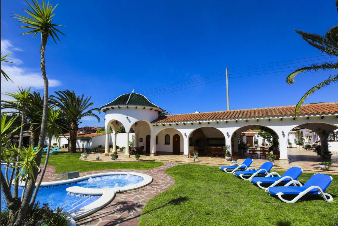 155 M² Villa ∙ 5 Schlafzimmer ∙ 14 Gäste - Cambrils