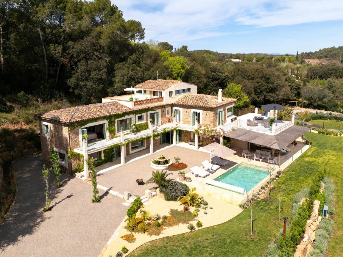 500 M² Cottage ∙ 5 Bedrooms ∙ 14 Guests - Spain