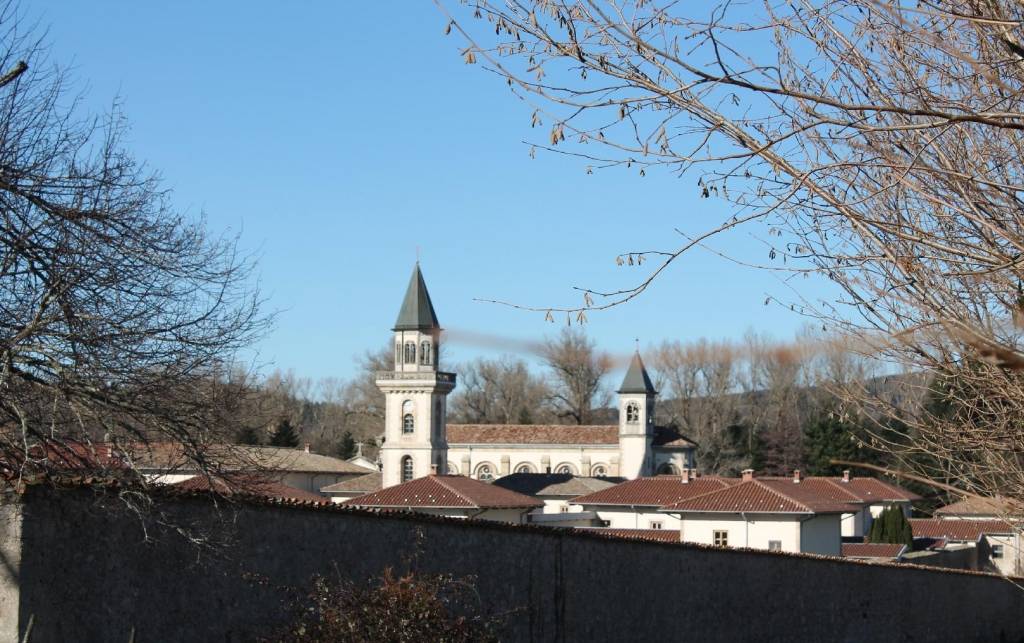 75 M² Apartment ∙ 2 Bedrooms ∙ 4 Guests - Arena