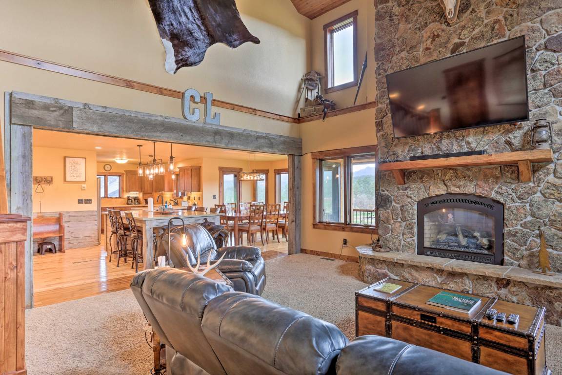 464 M² House ∙ 6 Bedrooms ∙ 22 Guests - Sturgis, SD