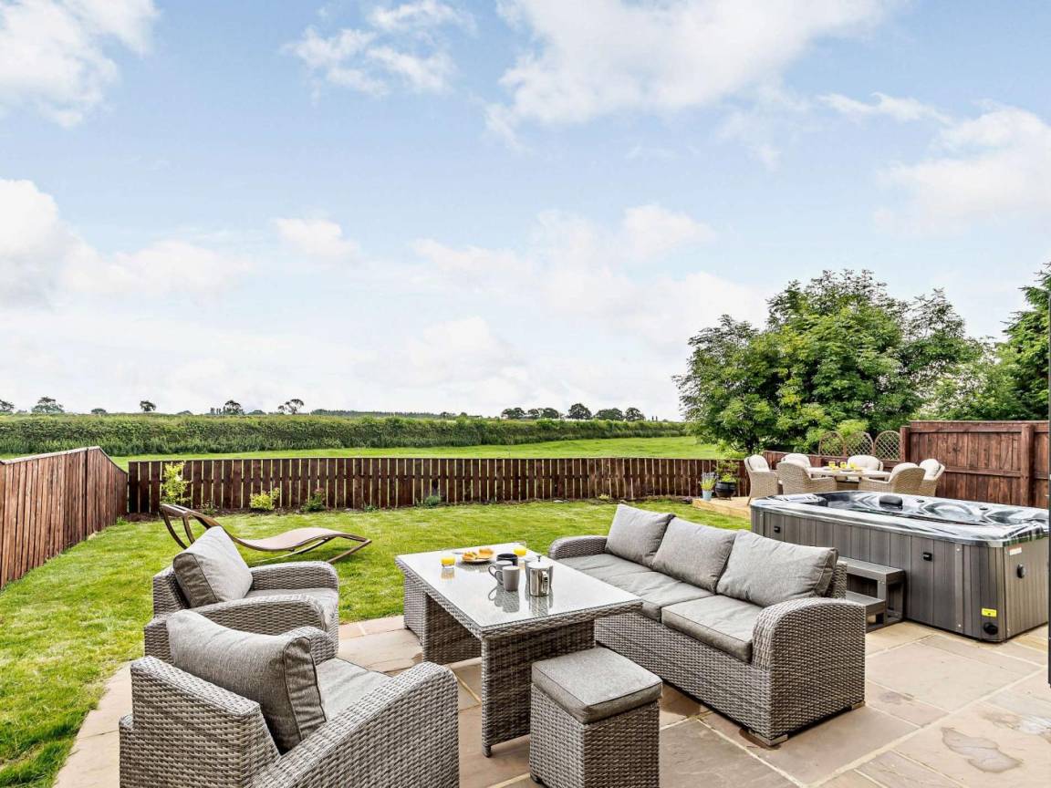 Cottage ∙ 4 Bedrooms ∙ 8 Guests - Northallerton