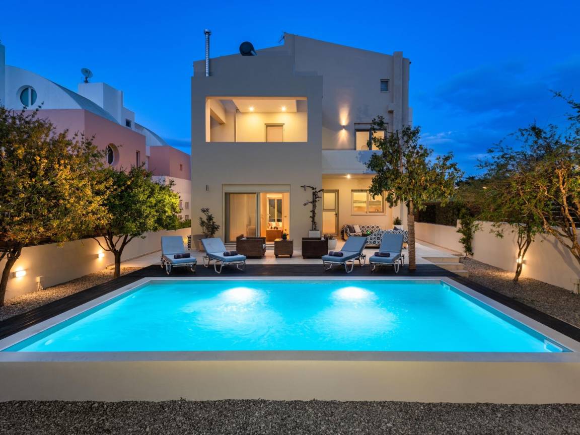 330 M² House ∙ 5 Bedrooms ∙ 10 Guests - Faliraki