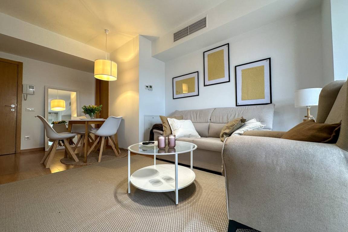 180 M² Appartement ∙ 3 Chambres ∙ 4 Personnes - Torrejón de Ardoz