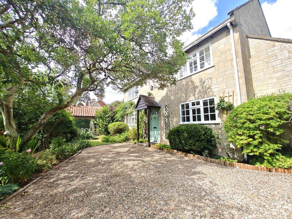 Cottage ∙ 2 Bedrooms ∙ 4 Guests - Wiltshire