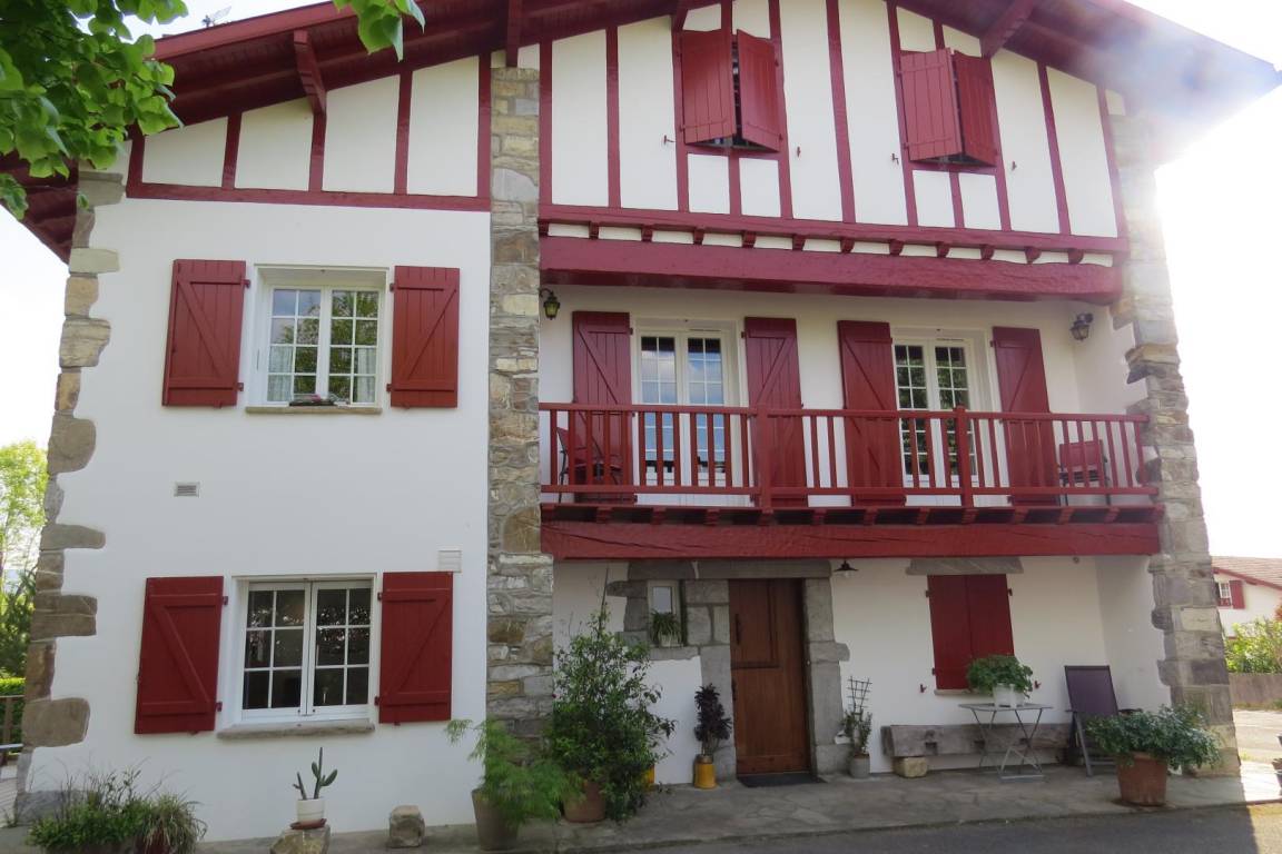 130 M² Gîte ∙ 3 Chambres ∙ 6 Personnes - Espelette