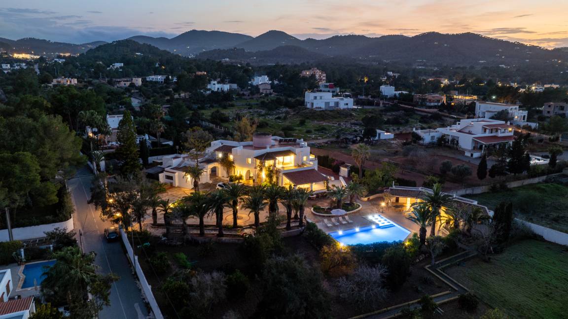 750 M² Villa ∙ 5 Bedrooms ∙ 10 Guests - Sant Antoni de Portmany