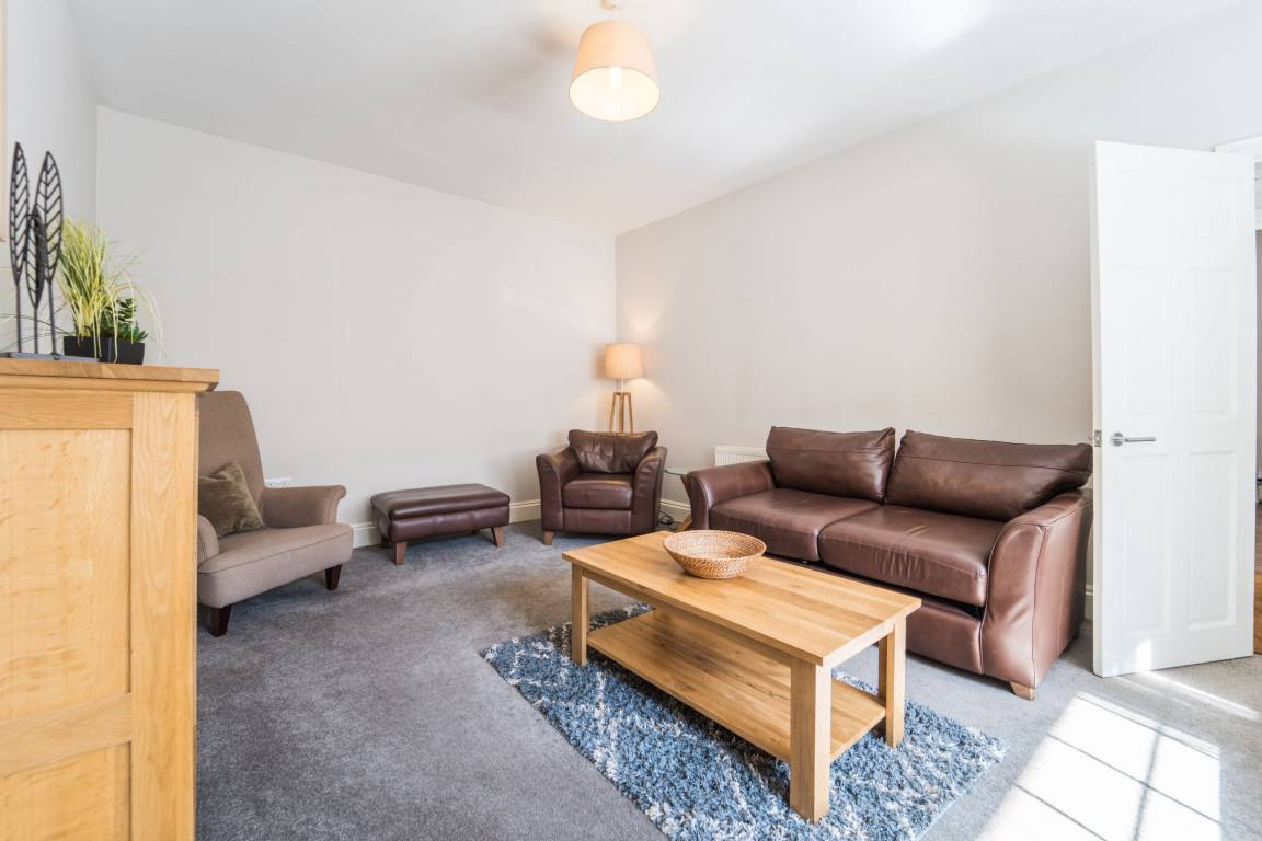 Cottage ∙ 2 Bedrooms ∙ 5 Guests - Torquay, UK