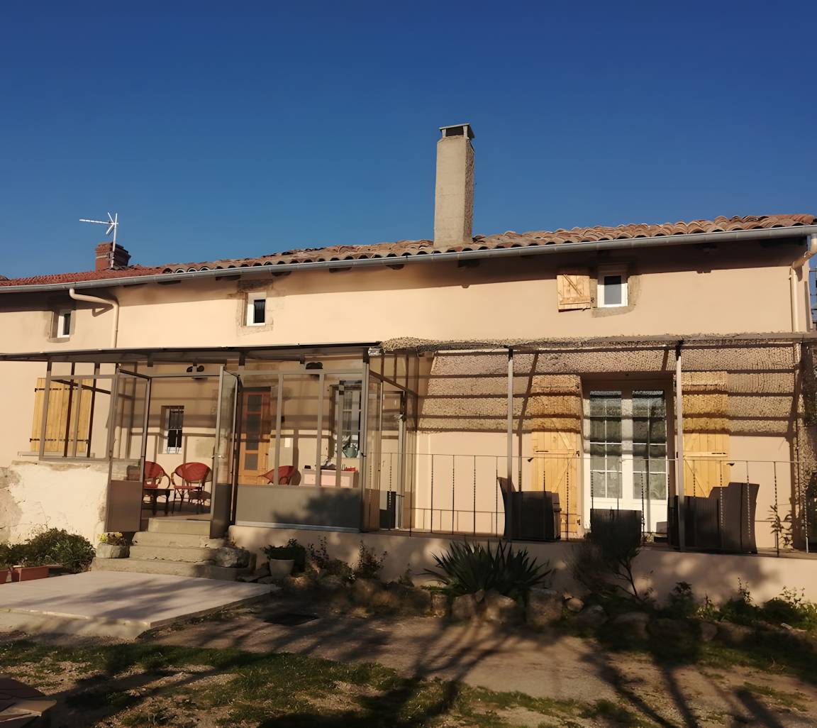 100 M² House ∙ 3 Bedrooms ∙ 6 Guests - Ardèche