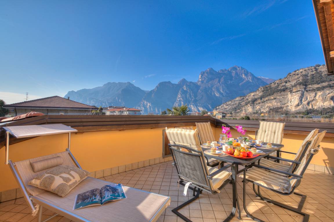 65 M² Ferienwohnung ∙ 2 Schlafzimmer ∙ 5 Gäste - Nago-Torbole